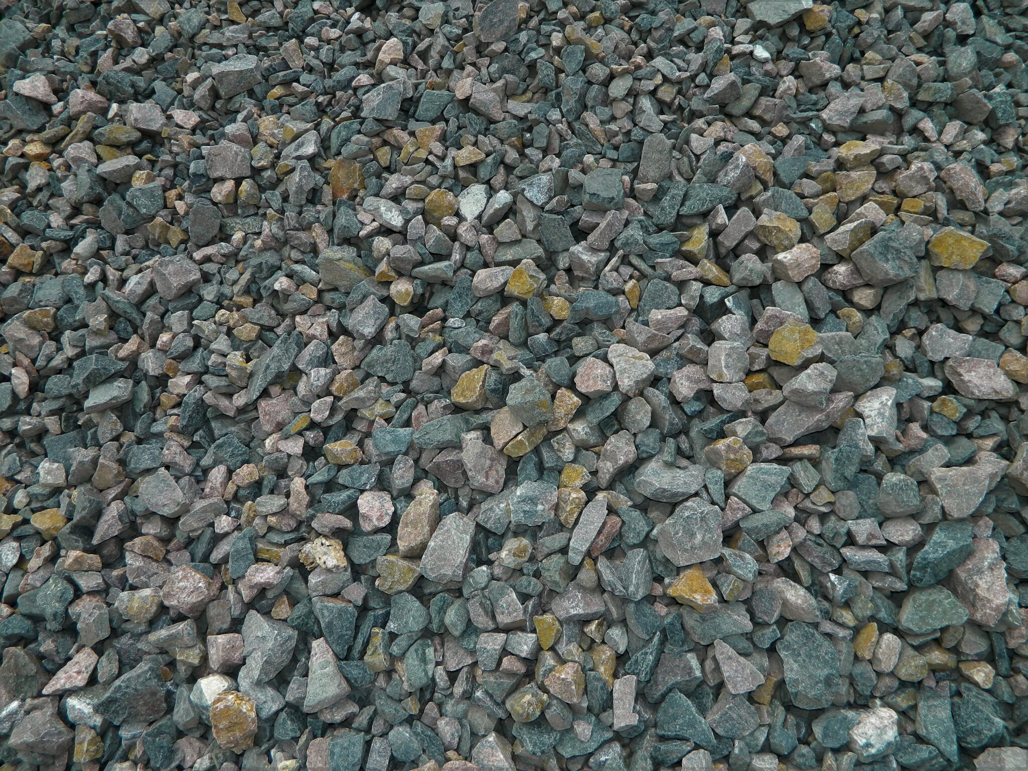 Mountain Granite 2-4″ VTR – Bedrock Landscaping Materials