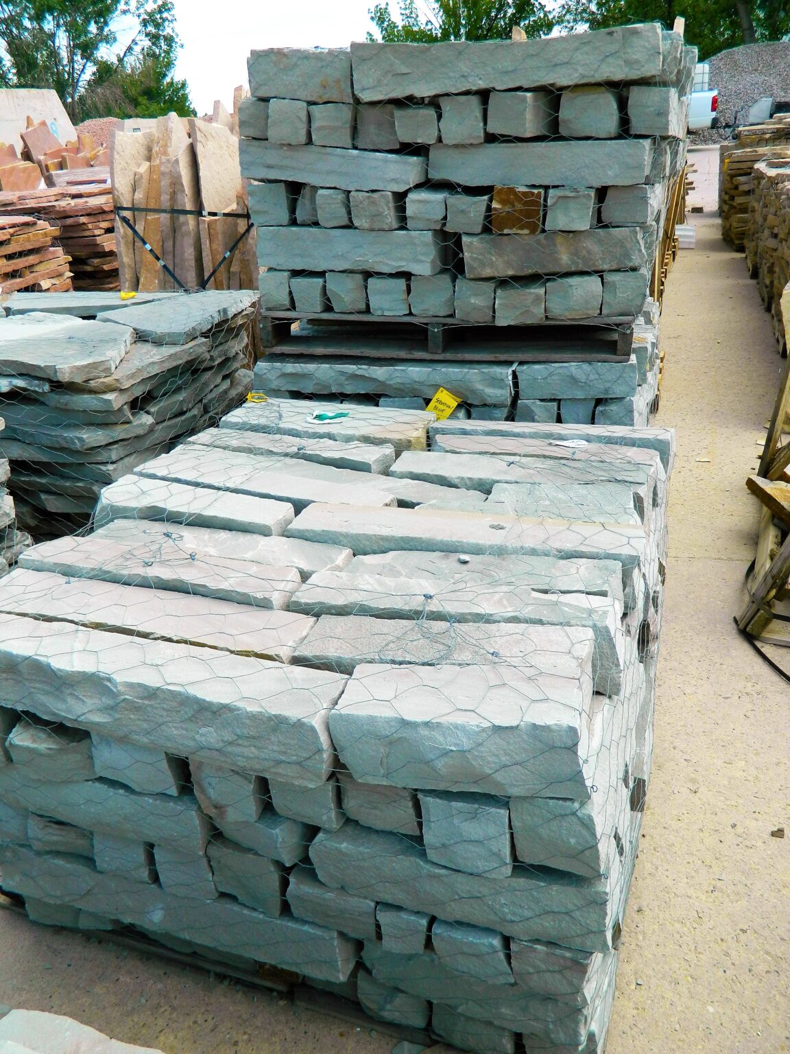 Sebastian Blue Stripstone – Bedrock Landscaping Materials