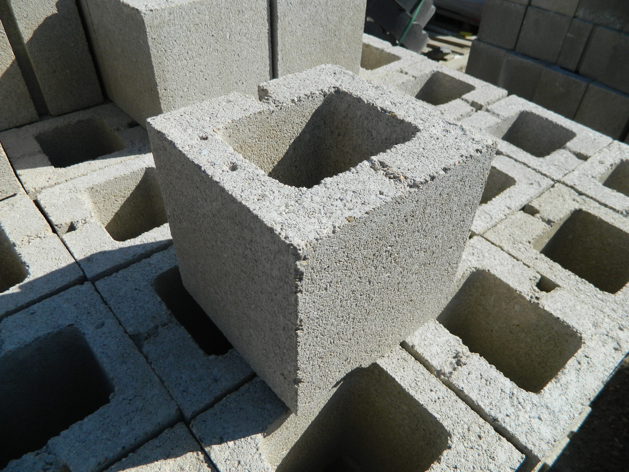 Cinder Block – Bedrock Landscaping Materials